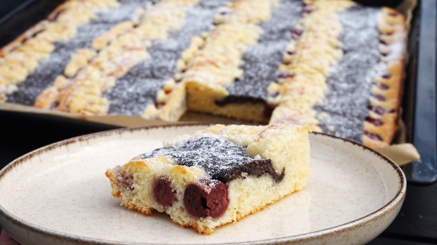 Kirsch-Mohn-Streuselkuchen - Vanys Küche - Rezeptideen mit Videoanleitung